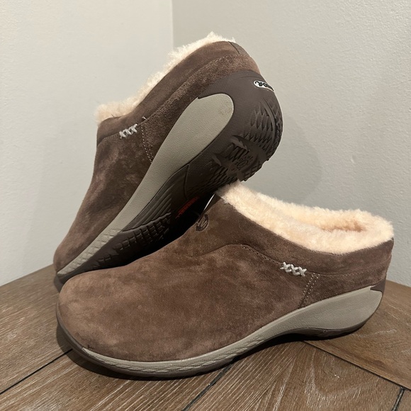 Merrell | Shoes | Merrell Encore Clog Mules Womens Size 9 Brown Suede ...